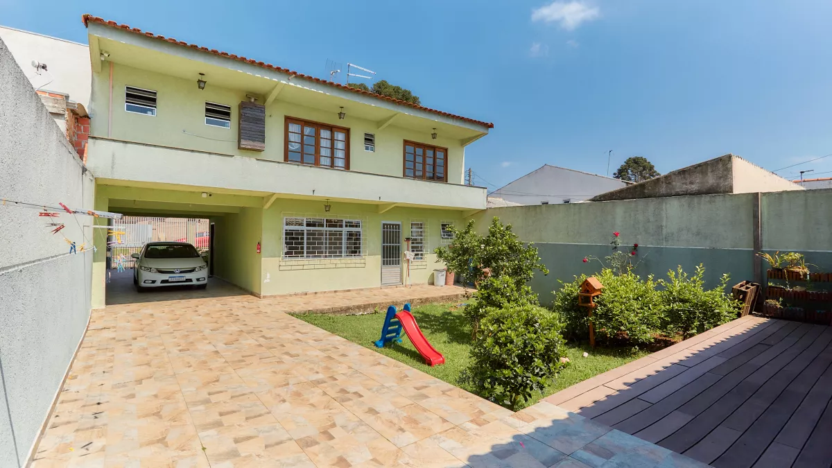 Sobrado à venda - Sítio Cercado, Curitiba - PR 252m² | 4 quartos, 6 vagas